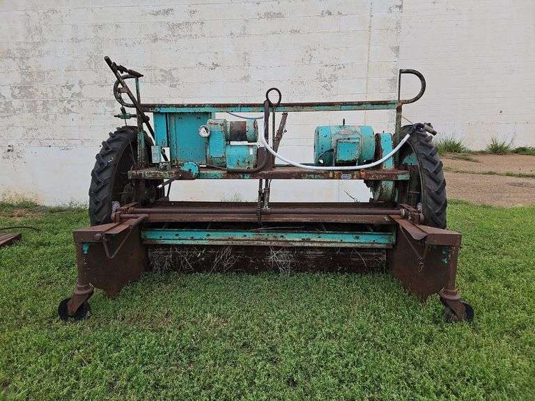 The Moulder's Friend Rotary Brush Aerator Machine - Assiter Auctioneers