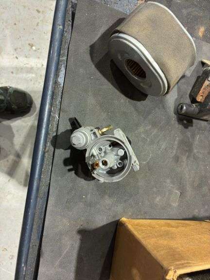 Box Of Assorted Parts - Assiter Auctioneers