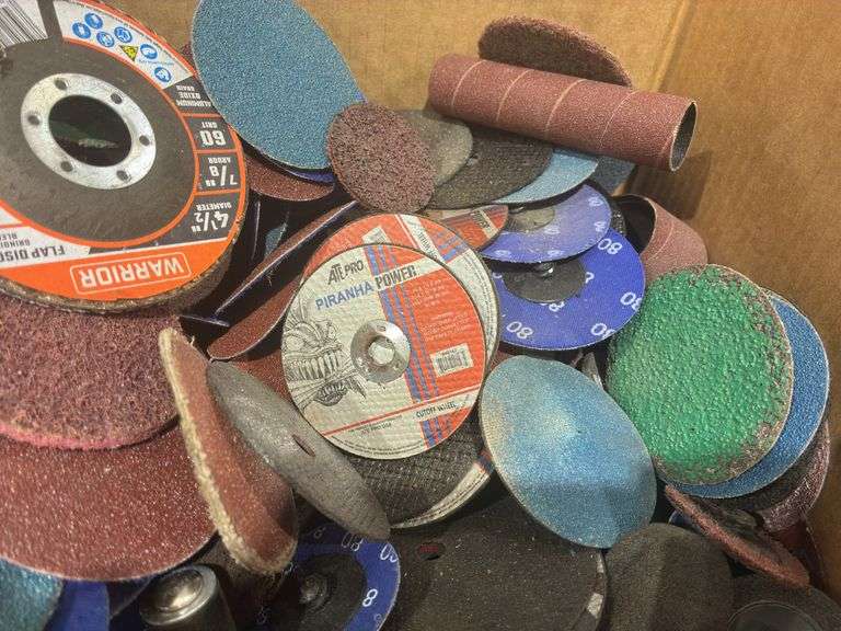 Sanding Pads, Cutting Wheels - Assiter Auctioneers