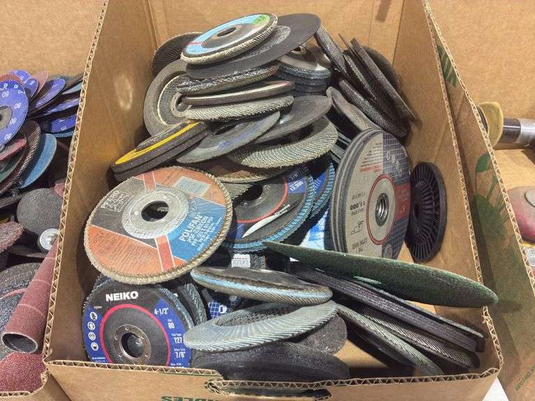 Box Of Grinder Wheels, Sander Wheels, Cutting Wheels - Assiter Auctioneers