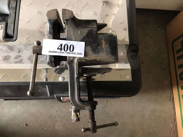 Vintage Small Table Mount Vise - Assiter Auctioneers