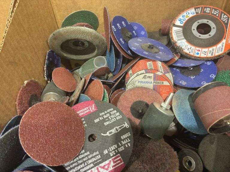 Sanding Pads, Cutting Wheels - Assiter Auctioneers