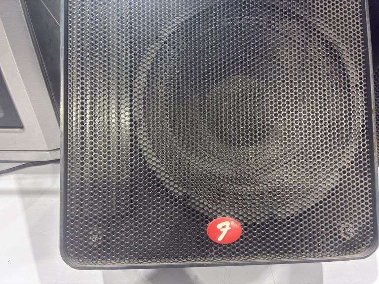 (2) Fender 1270p Speakers - Assiter Auctioneers