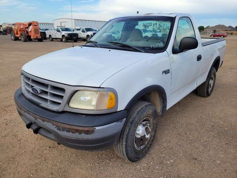 2002 Ford F150 XL Regular Cab 2D XL - Assiter Auctioneers