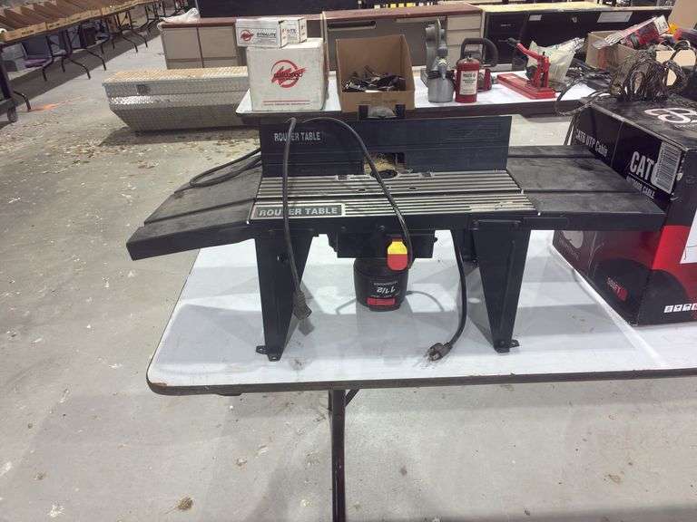 Router Table - Assiter Auctioneers
