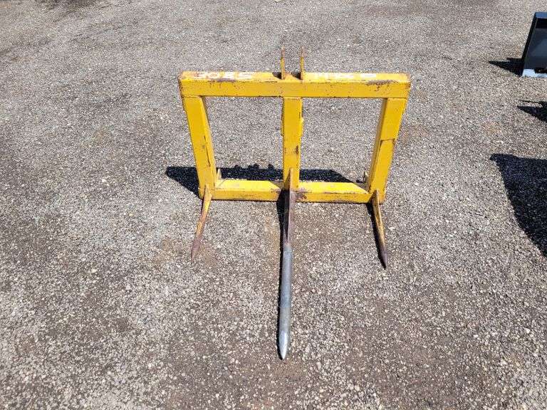 3 Point Tractor Bale Spike - Assiter Auctioneers