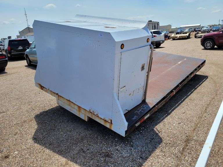 16' Flatbed w/Box and Side Lift Gate - Assiter Auctioneers