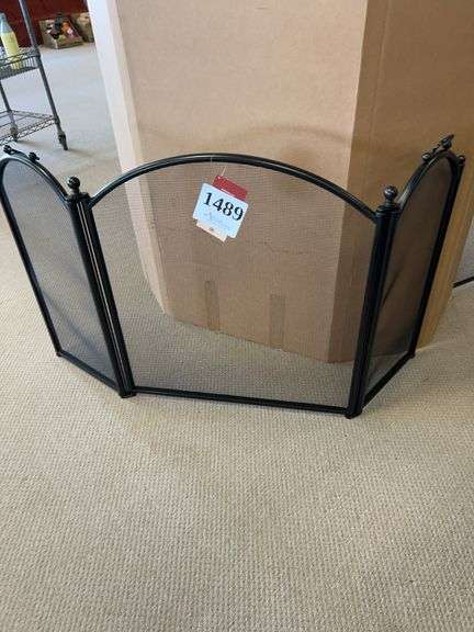 29 inch tri fold screen - Assiter Auctioneers