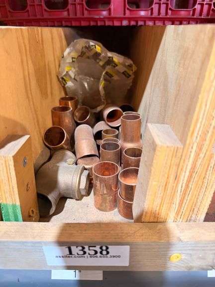 Assorted Copper Plumbing Fittings and Couplings - Assiter Auctioneers