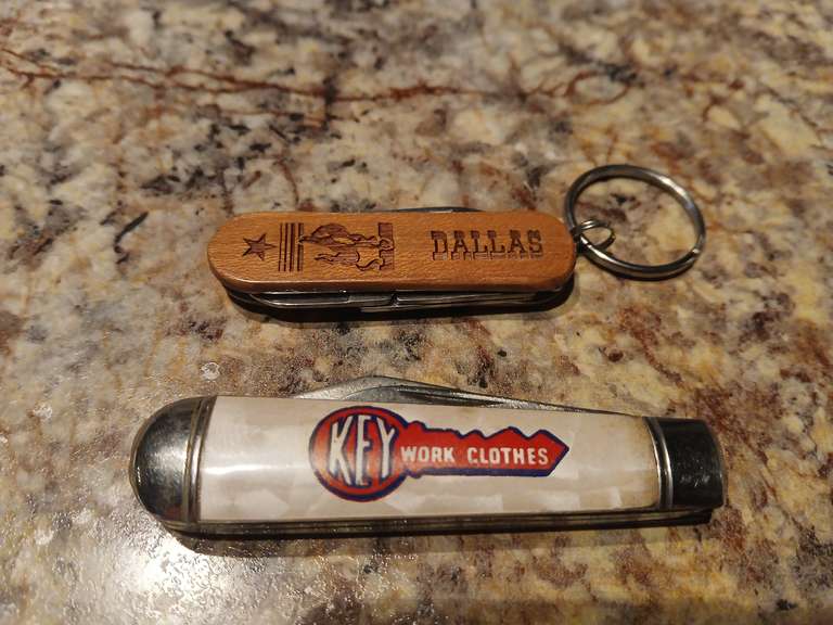 Dallas wood grain pocket knife & Key work clothes pocket knife ...