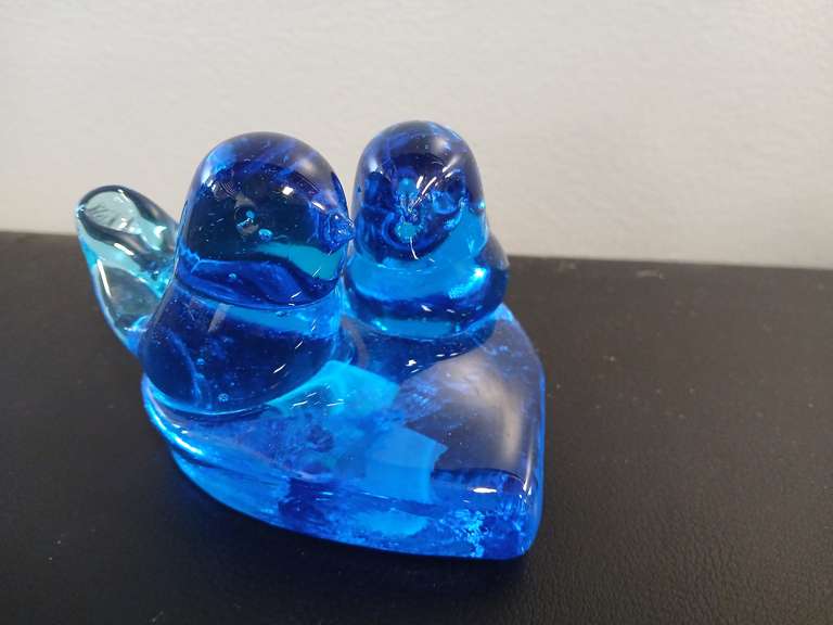 Signed Titan art glass blue birds, 2.5" H - Bidaste Auctions
