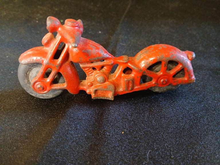 Hubley Cast Iron motorcycle red, 4" W - Bidaste Auctions