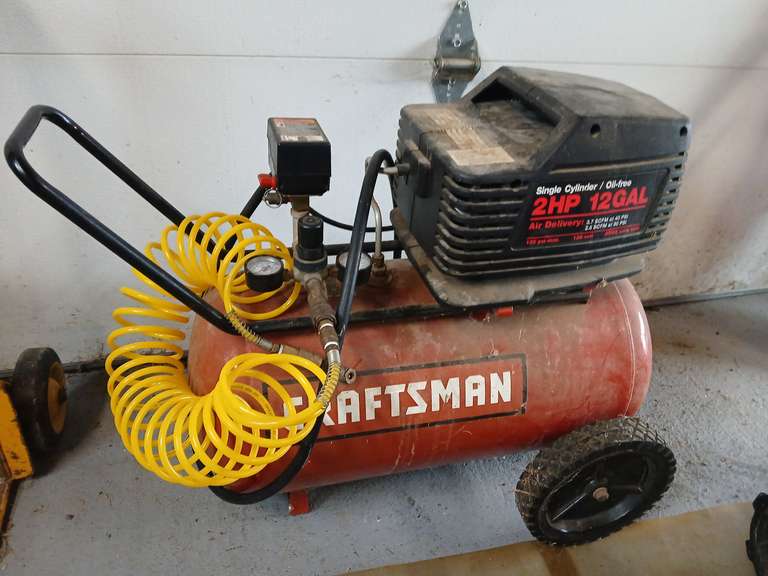 Craftsman 2hp, 12 gallon portable air compressor - Bidaste Auctions