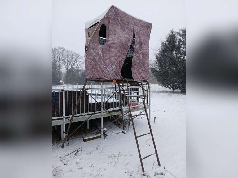 Newer Guide Gear 4x4 6' Hunters Tripod Tower stand and Blind with Mossy ...