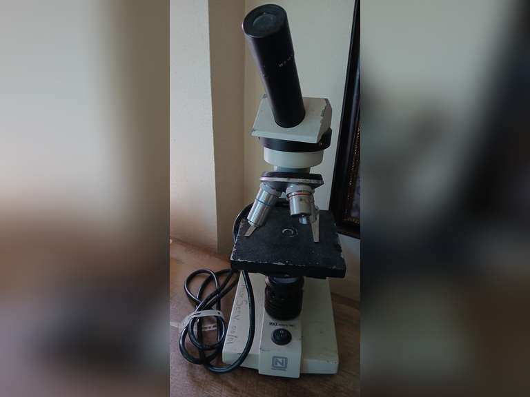 National MAX Type T monocular compound microscope. - Bidaste Auctions