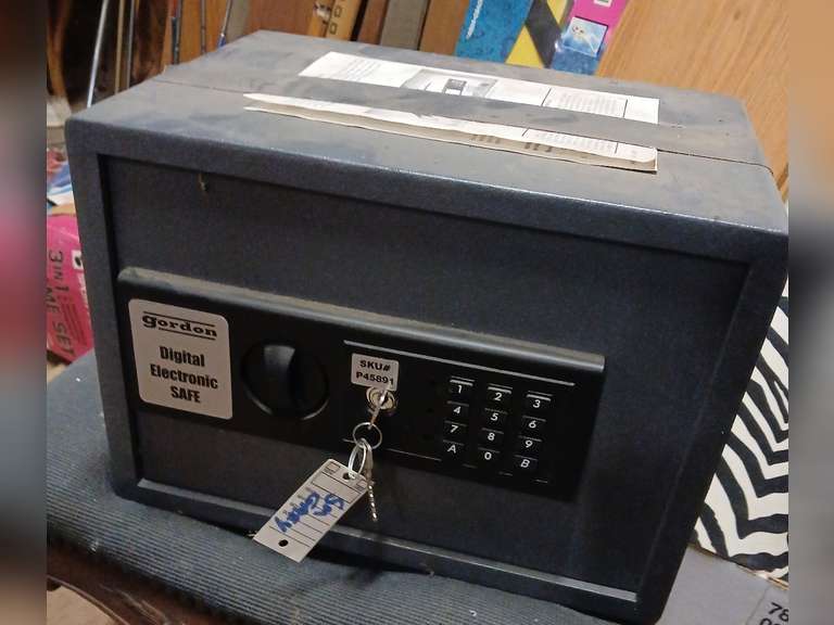 Gordon digital electronic safe with key - Bidaste Auctions