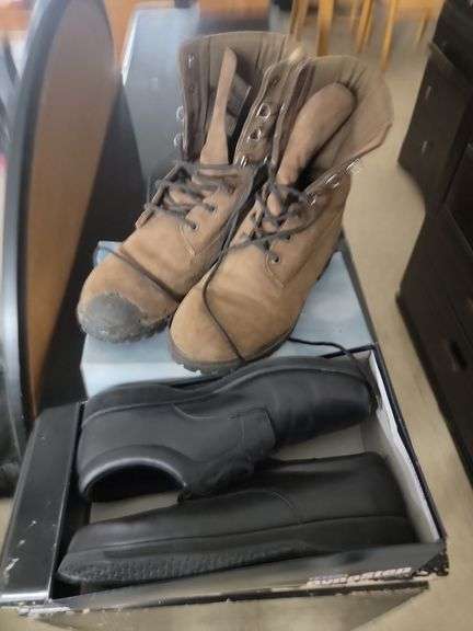 Men's boots and Dr scholls dynastep shoes size 12 wide - Advantage Auction