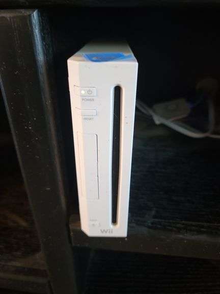 Wii game system - Advantage Auction