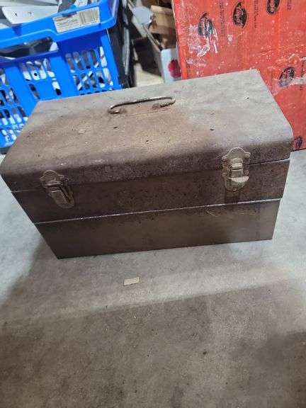 Empty tool box - Advantage Auction