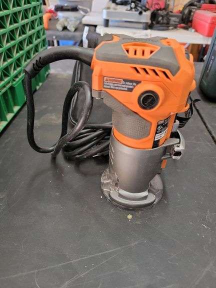 Ridgid 1 1/2 peak hp compact router - Advantage Auction
