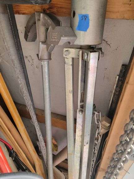Ridgid Pipe Wrench and Mechanical Jack Tools - Advantage Auction