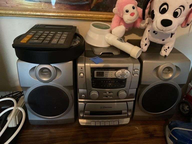 Emerson Compact Stereo System With Accessories - Advantage Auction