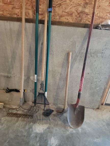 Shovel, rakes - Advantage Auction