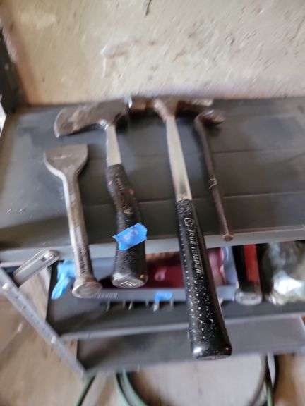 Hammer, scraper - Advantage Auction