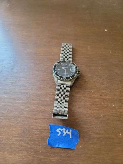 Advance Quartz men's watch - Advantage Auction