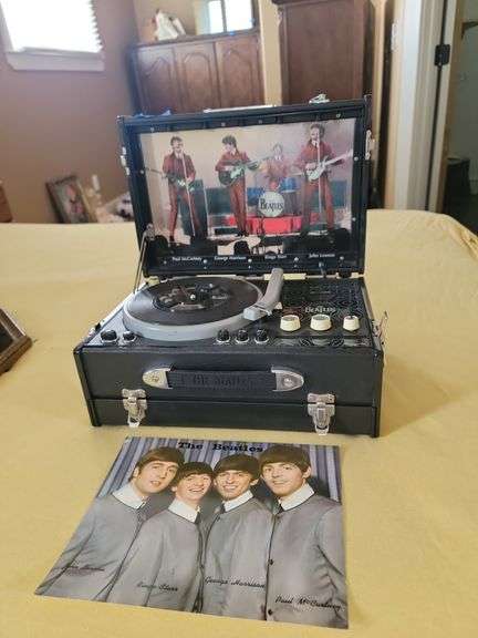 Beatles pick up compact Disc player collectors series - Advantage Auction