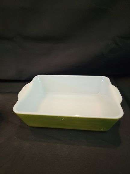 Green pyrex casserole dish - Advantage Auction