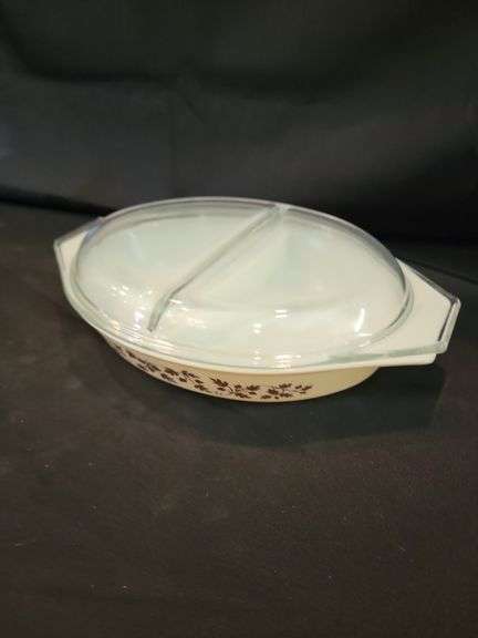 Pyrex devided casserole dish - Advantage Auction