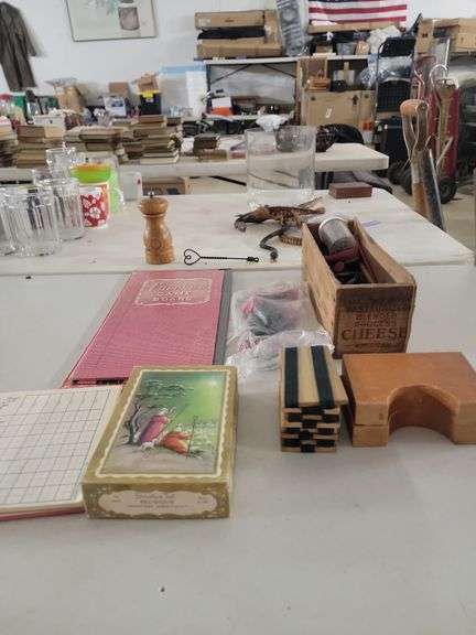 Checker boards games, crayons - Advantage Auction