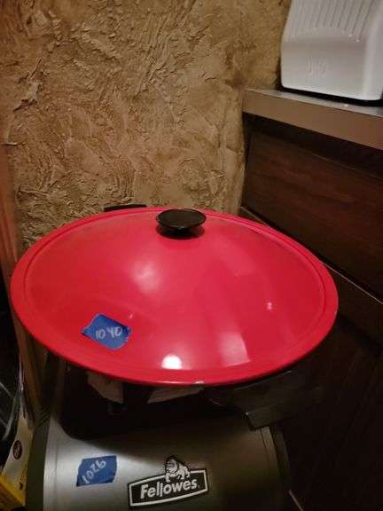 Electric wok with red lid - Advantage Auction