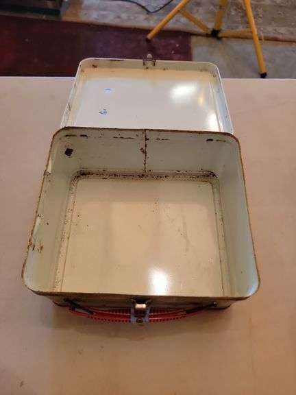 Wild Bill Hickok lunch box - Advantage Auction