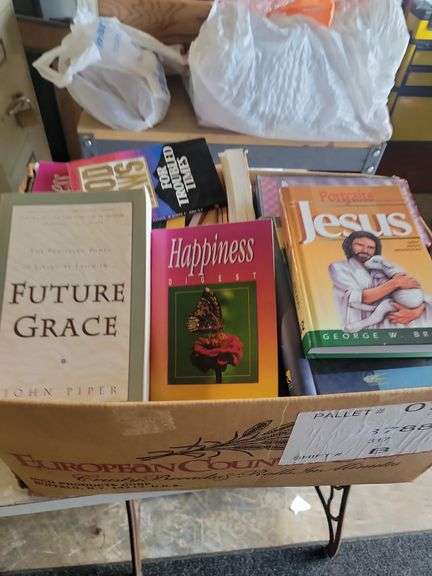 Portraits of Jesus, Future Grace, happiness Digest books - Advantage ...