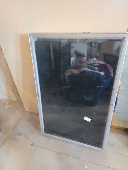 Silver Table display case - Advantage Auction