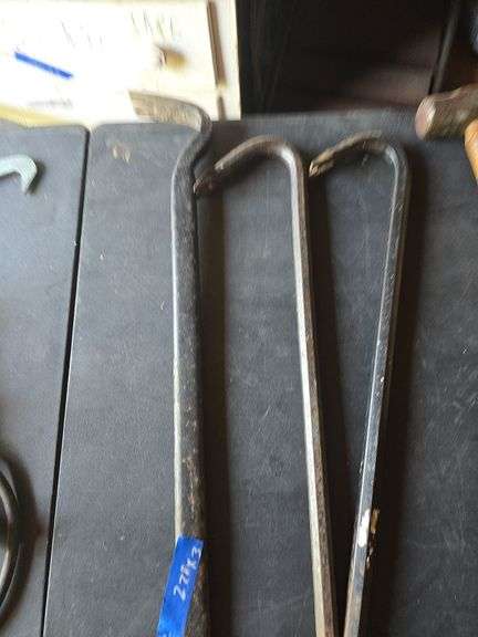 3 crowbars. - Advantage Auction