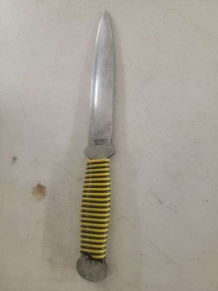 Edge Brand Throwing knife - Advantage Auction