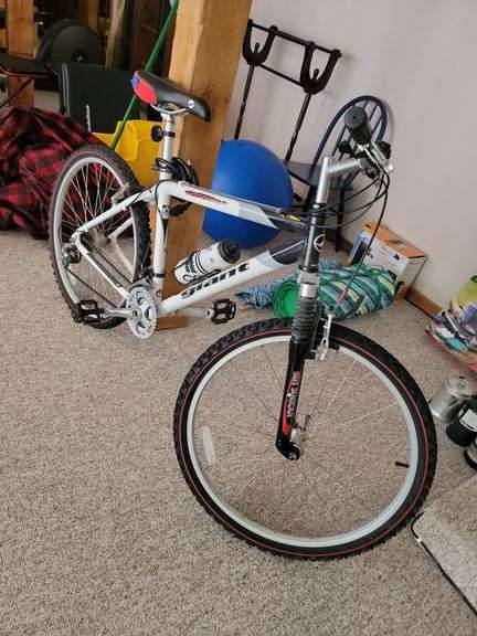 Rincon bike - Advantage Auction