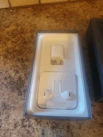 Apple ear buds - Advantage Auction