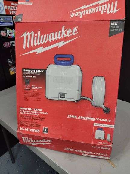 Milwaukee Switch Tank Assembly With Hose - Advantage Auction