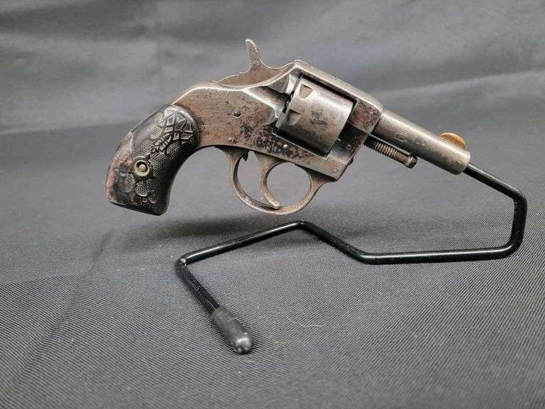 H&R Arms Co. Victor .22 Caliber Pocket Revolver, serial number 111554 ...