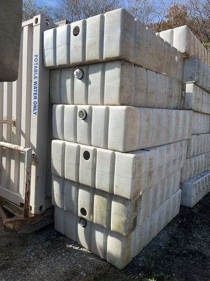 6 - 250 gal Poly Sewer Holding Containers - Baer Auctioneers - Realty, LLC