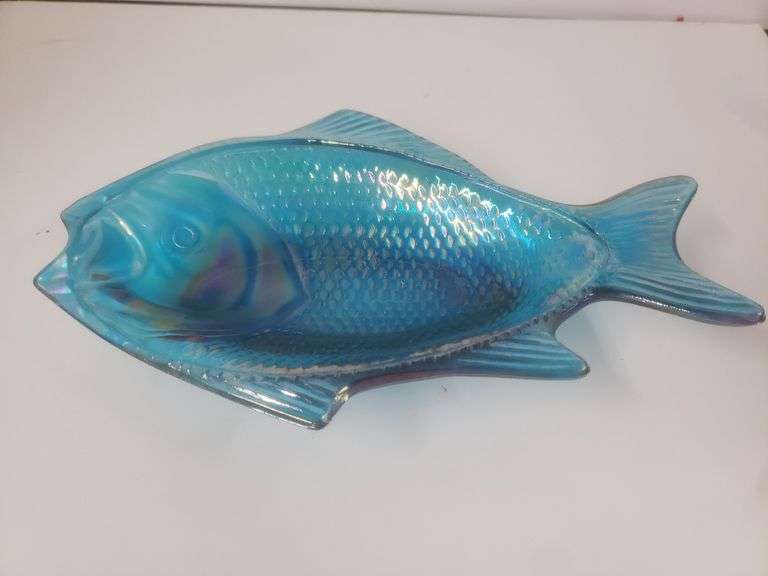 Fenton Iridescent Glass Fish Dish - Baer Auctioneers - Realty, LLC
