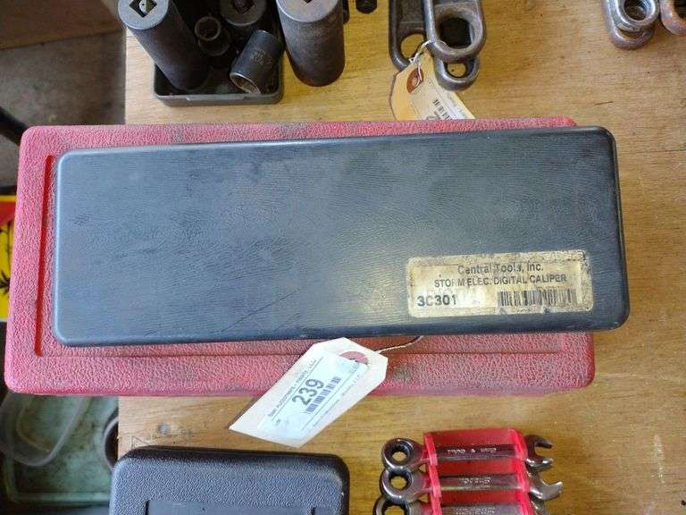 Central Tools Storm Electric Digital Calipers in Case - Baer ...