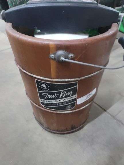 4Qt Antique Frost King Ice Cream Maker - Baer Auctioneers - Realty, LLC