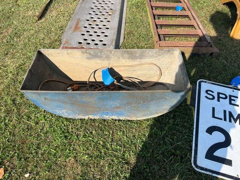 Container, Extension Cord - Baer Auctioneers - Realty, LLC