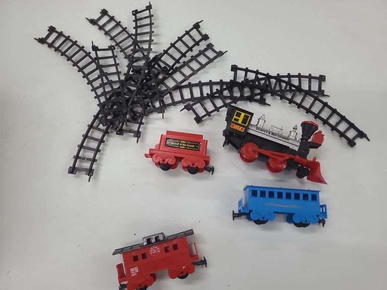 Denver and Rio Grande Toy Train Set - Baer Auctioneers - Realty, LLC