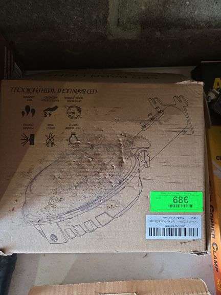 NIB Garage Light - Baer Auctioneers - Realty, LLC